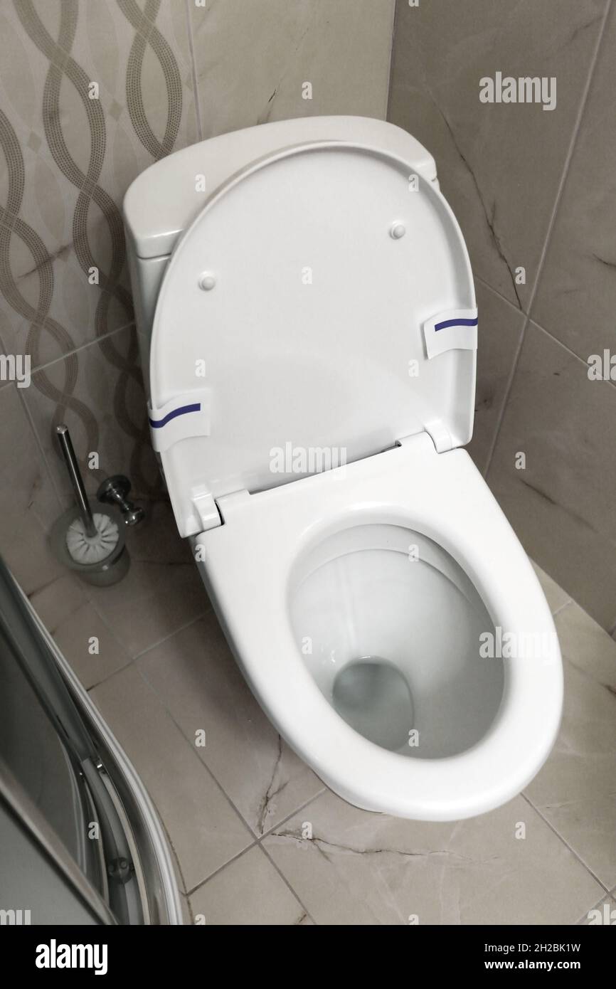Above water tank toilet hi-res stock photography and images - Alamy