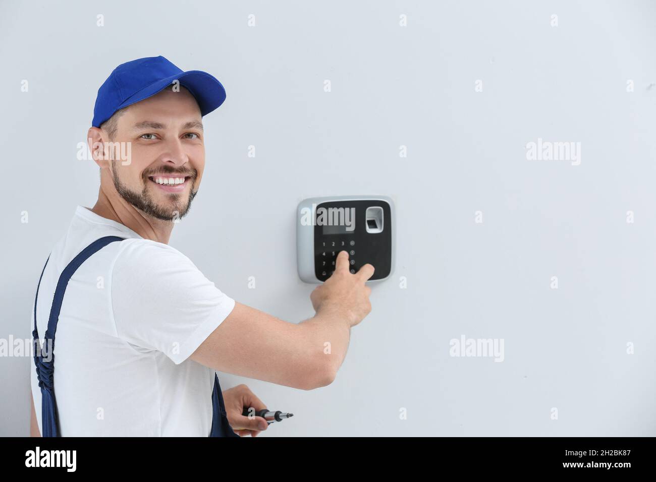 Install alarm control panel hi-res stock photography and images - Alamy
