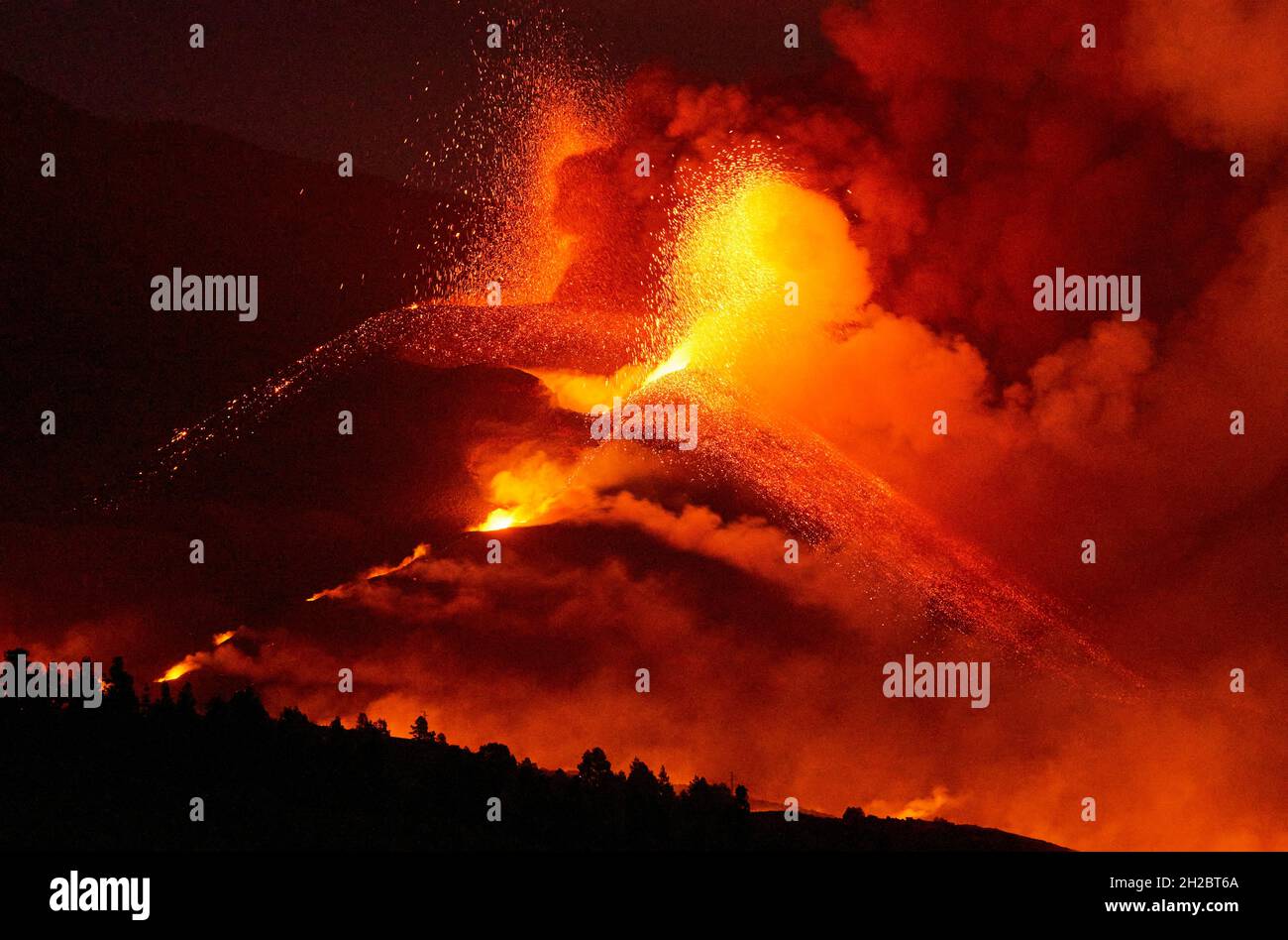 Volcanic eruption La Palma 2021 Stock Photo - Alamy