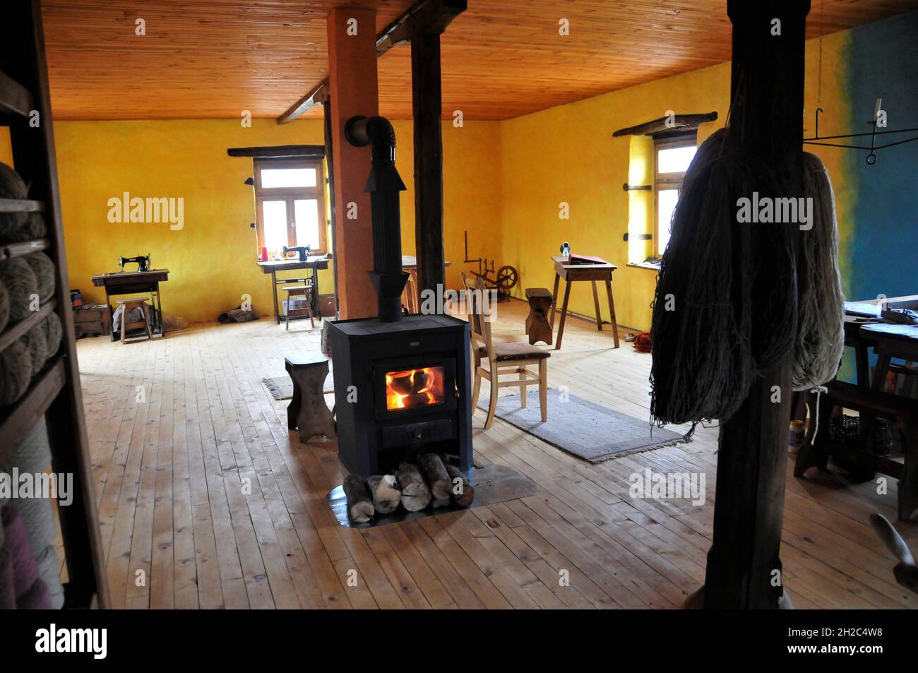 Mud house painted with natural colors from the inside Stock Photo - Alamy