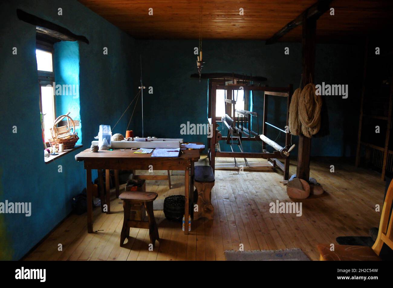 Mud house painted with natural colors from the inside Stock Photo - Alamy