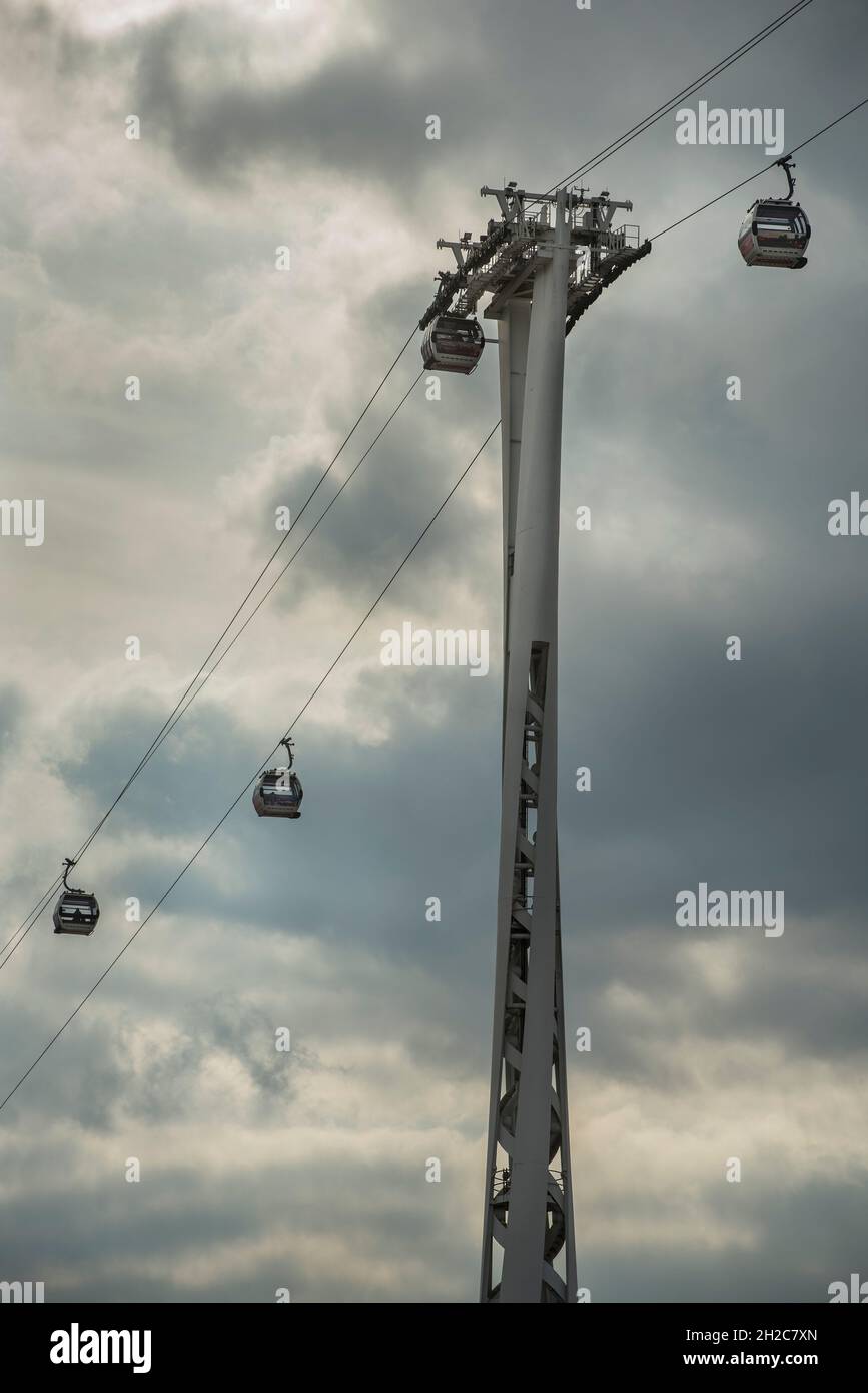 The Emirates cable car over the River Thames, London, UK Stock Photo ...