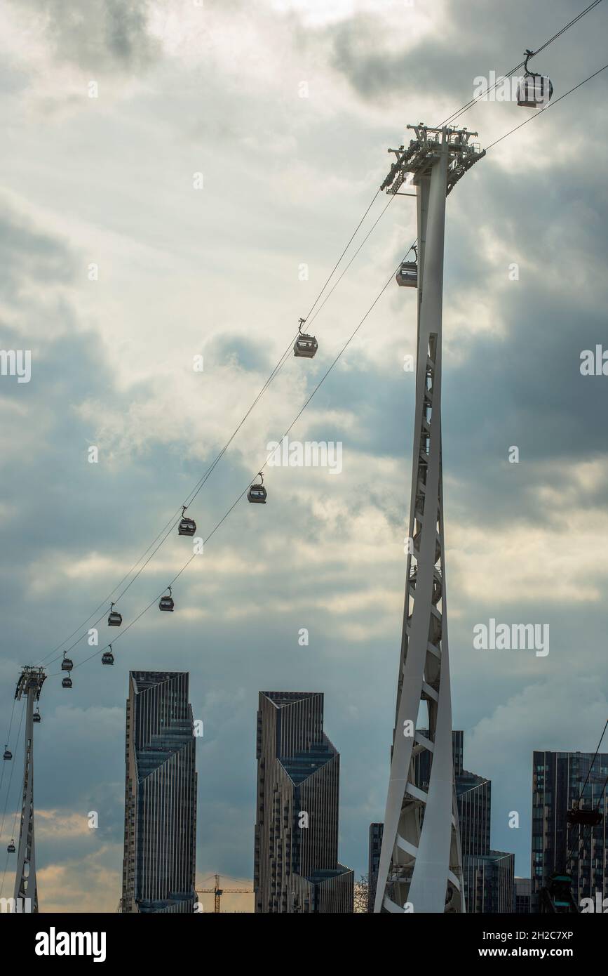 The Emirates cable car over the River Thames, London, UK Stock Photo ...