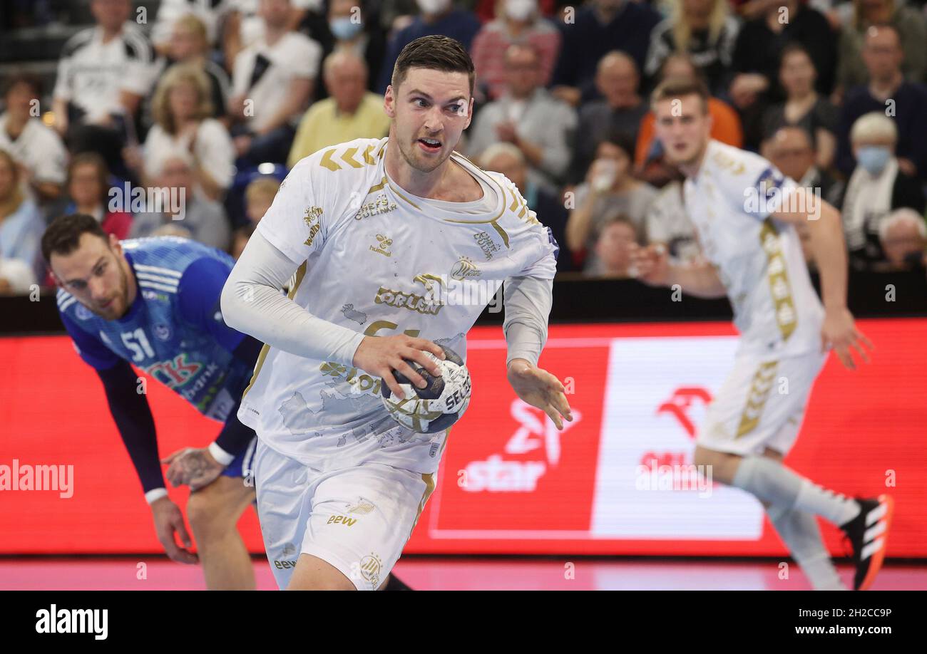 Kiel, Deutschland. 20th Oct, 2021. firo: 20.10.2021 Handball Champions League: THW Kiel - Pick ...