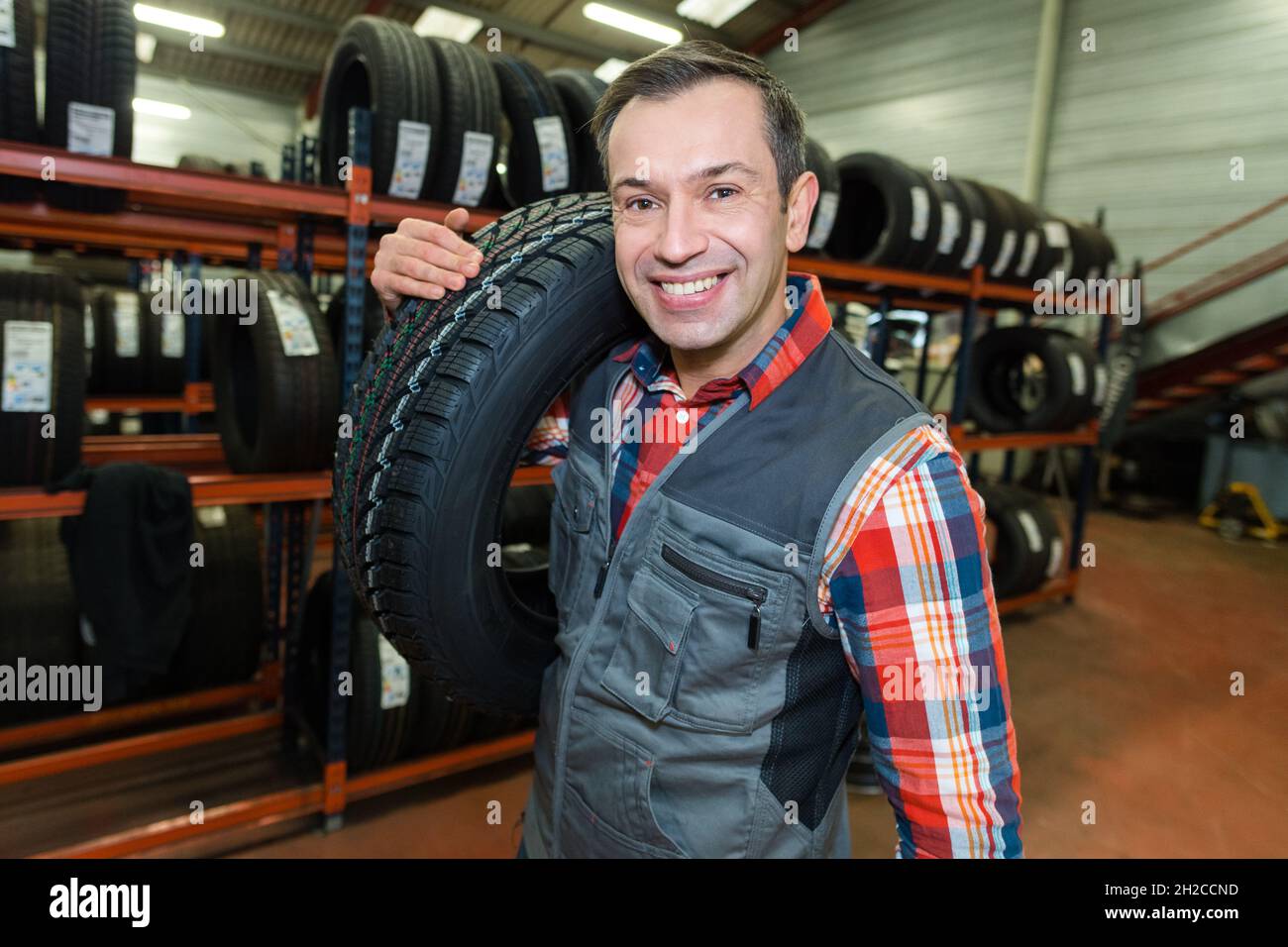 Business owner clipboard taking hi-res stock photography and images - Alamy