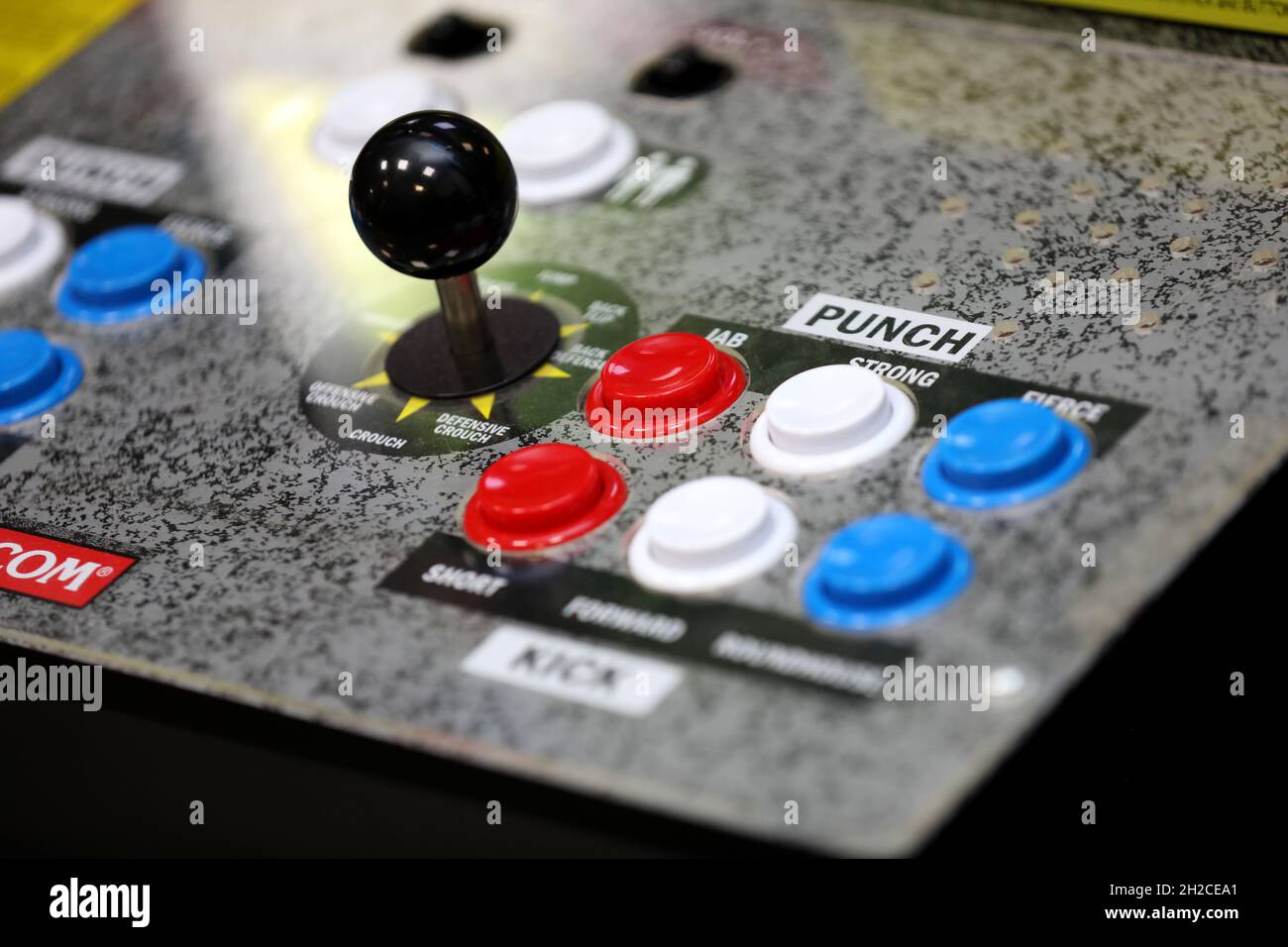 Retro arcade machine hi-res stock photography and images - Alamy