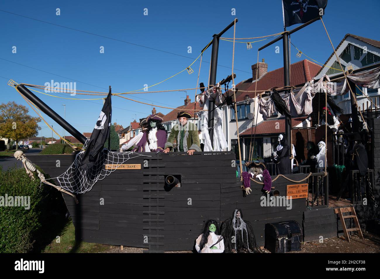 Carvel built hi-res stock photography and images - Alamy