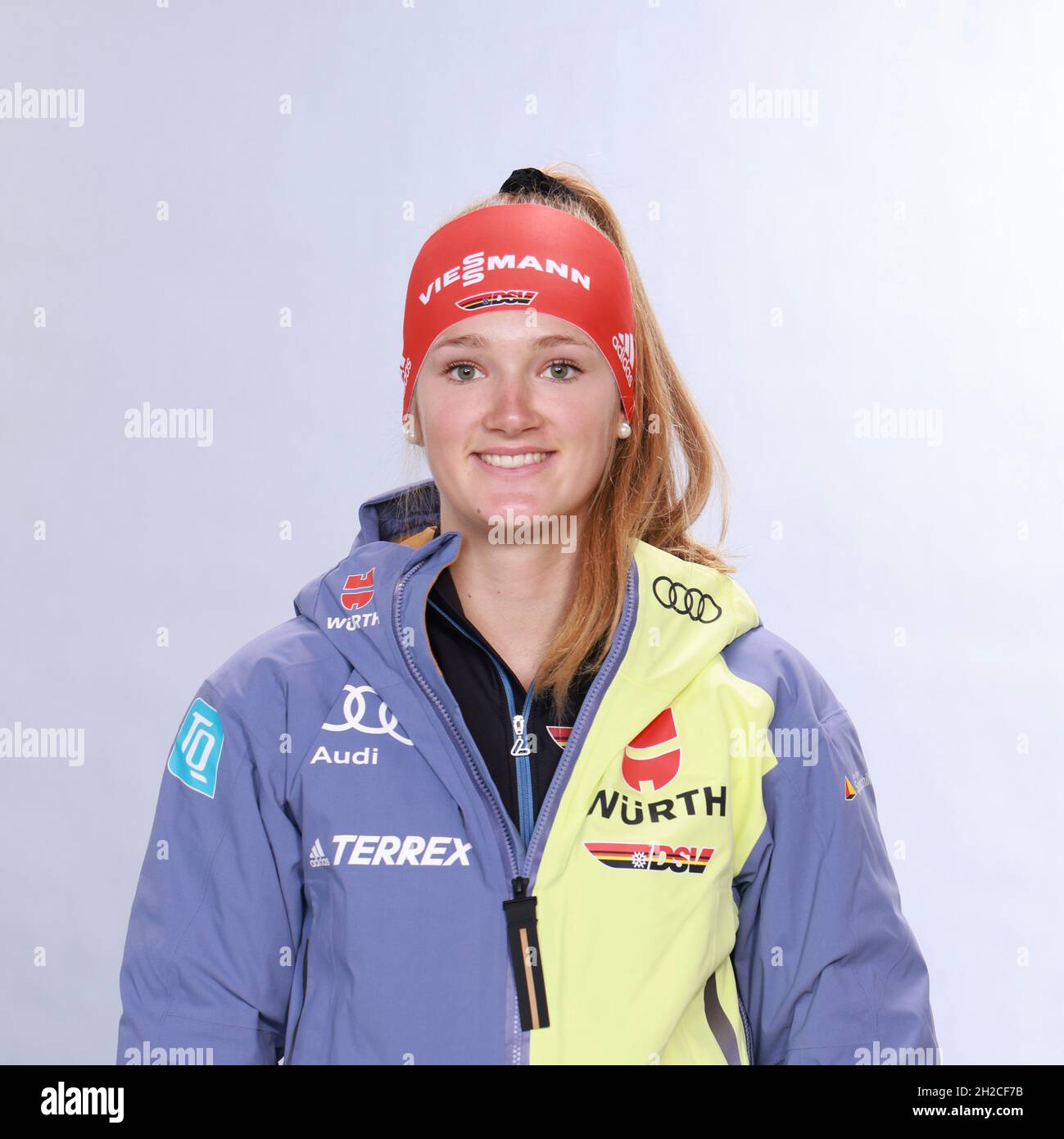 Charlotte DE BUHR, single image, trimmed single motif, portrait ...