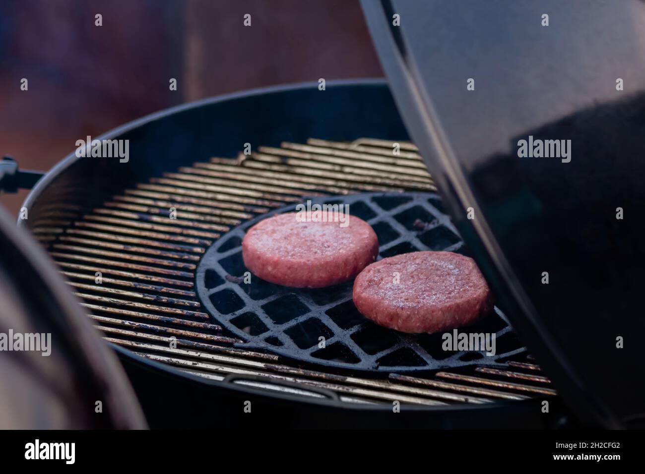 Beef cutlets on grill brazier hi-res stock photography and images - Alamy