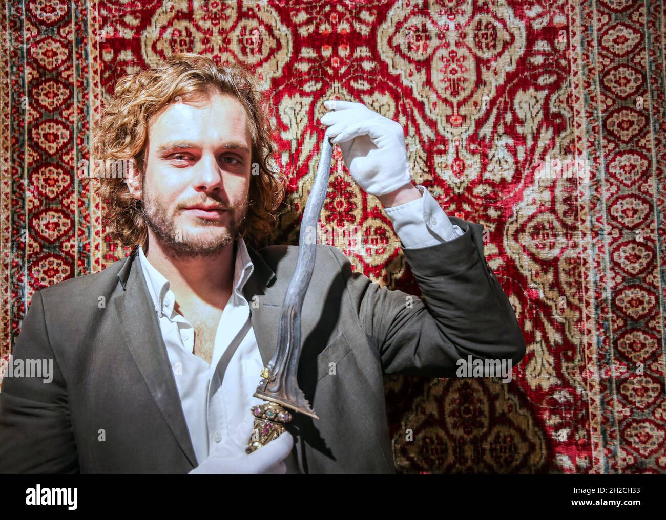 Damascus blade kris dagger hi-res stock photography and images - Alamy