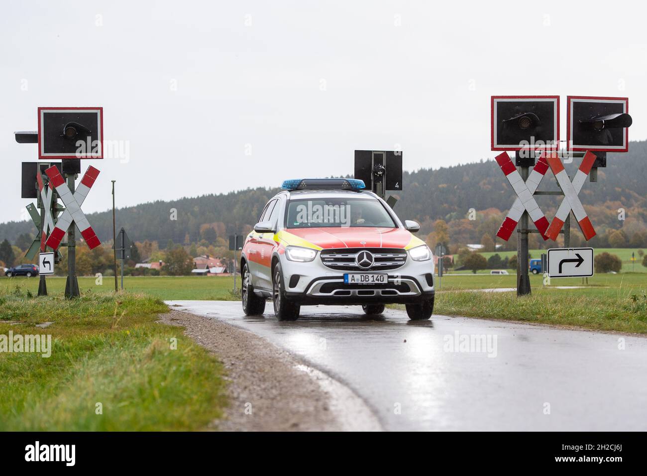 Warngau, Germany. 21st Oct, 2021. A Deutsche Bahn emergency management ...