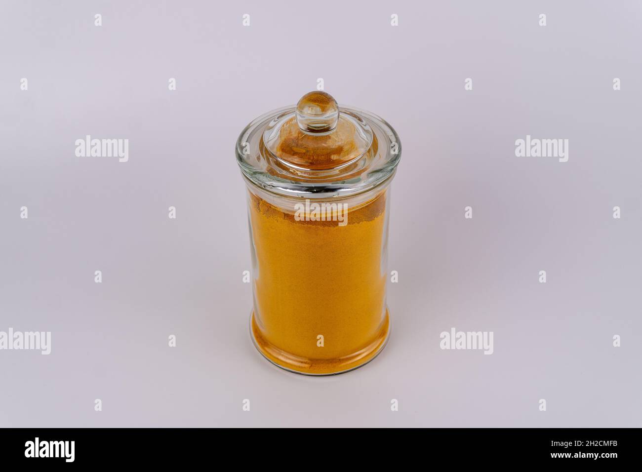 Kari dalam botol kaca. Curry powder in glass Stock Photo - Alamy