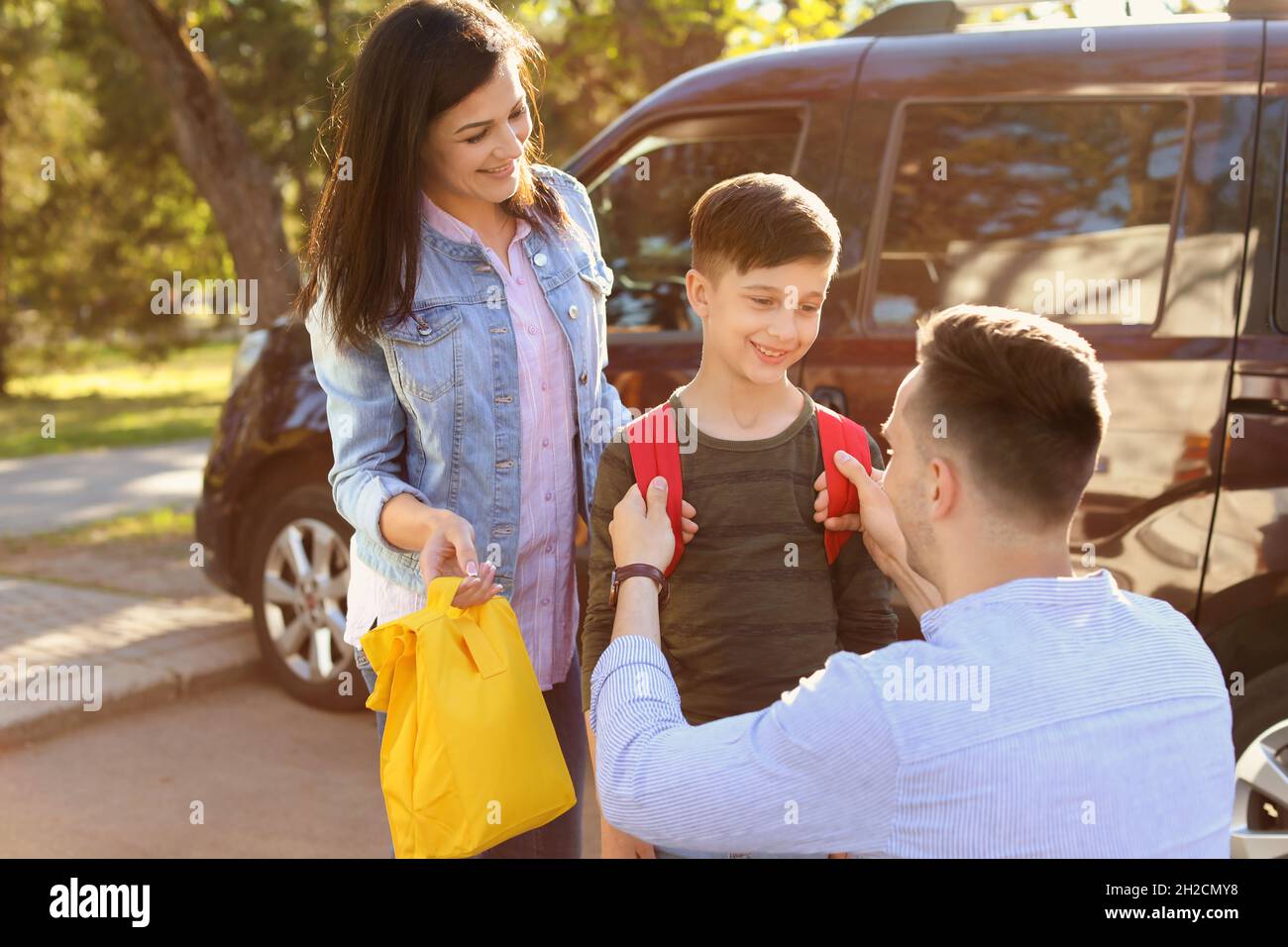 Saying goodbye to parents hi-res stock photography and images - Alamy