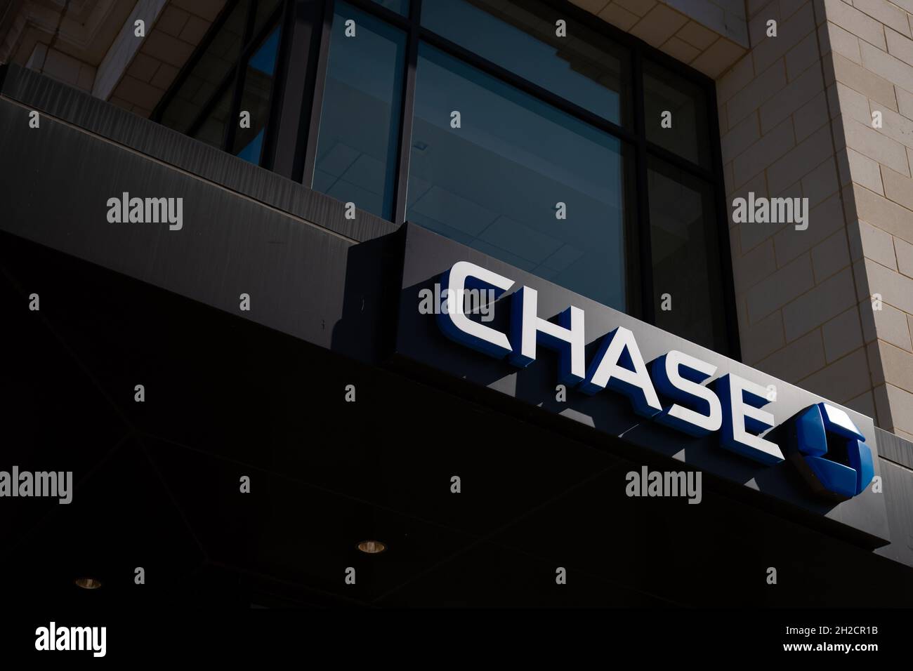 Chase bank logo hi-res stock photography and images - Alamy