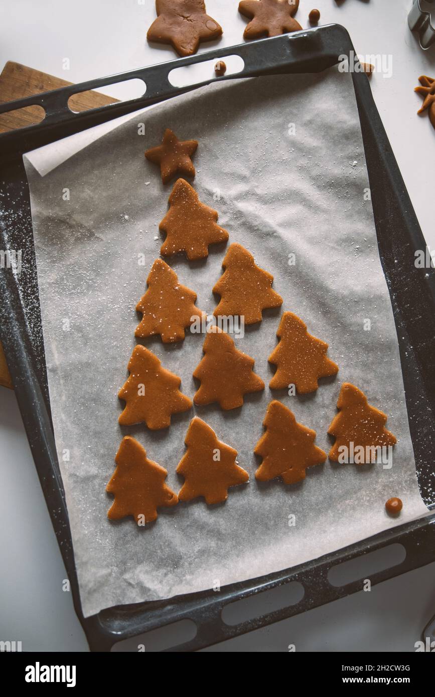 Christmas biscuits gingerbread flat hi-res stock photography and images ...