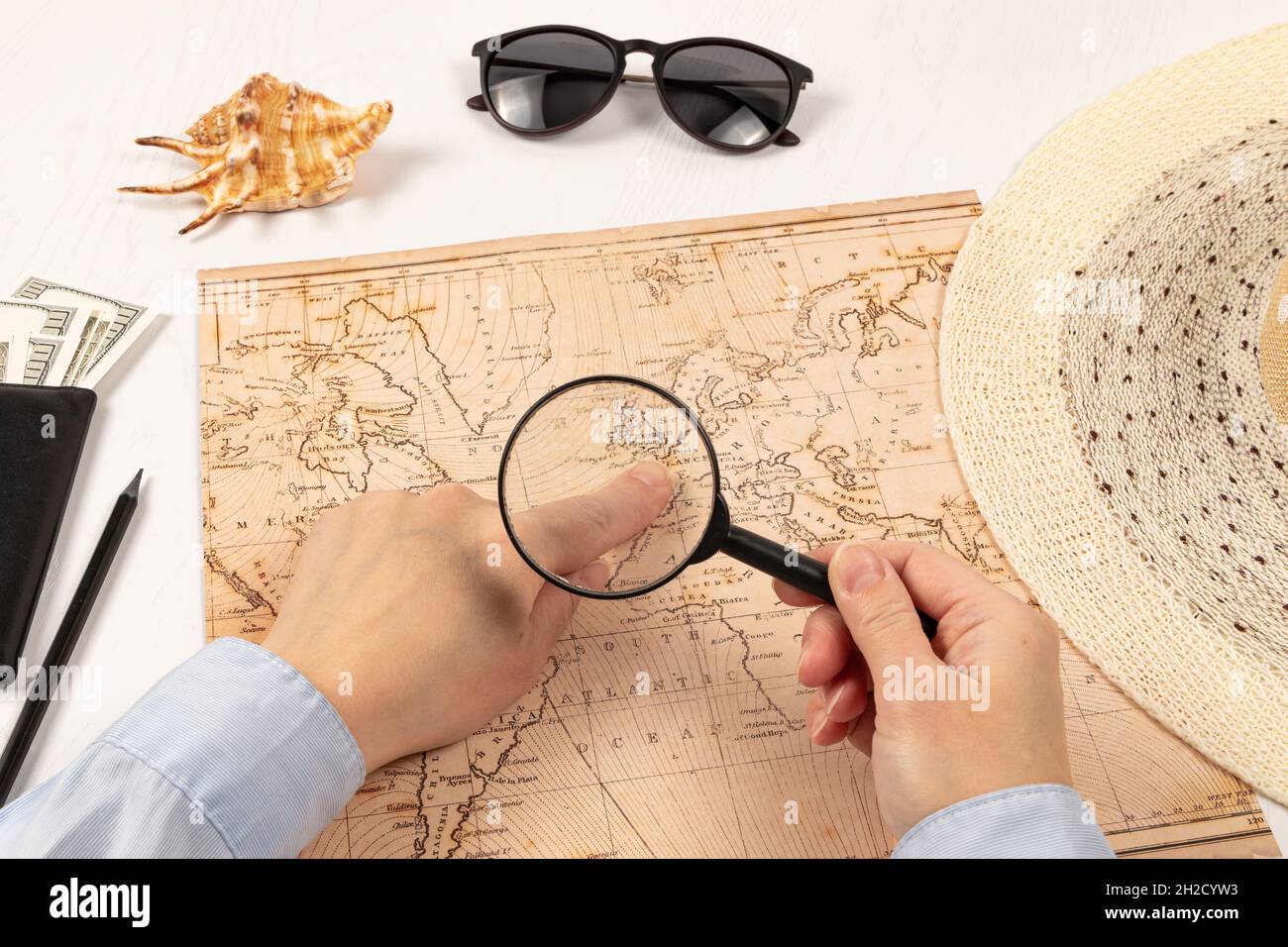 Hold map hi-res stock photography and images - Alamy