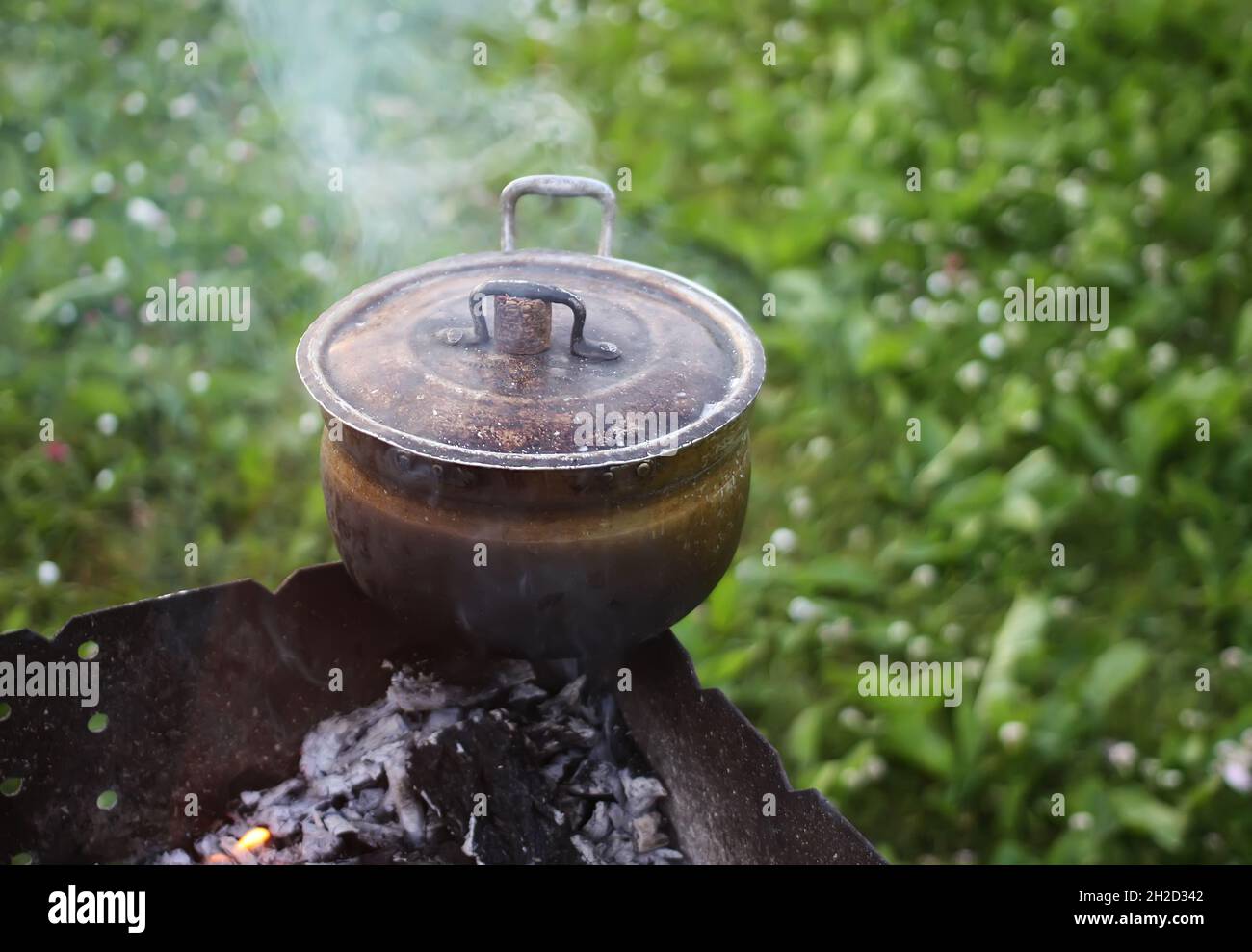 Too hot to handle season hi-res stock photography and images - Alamy