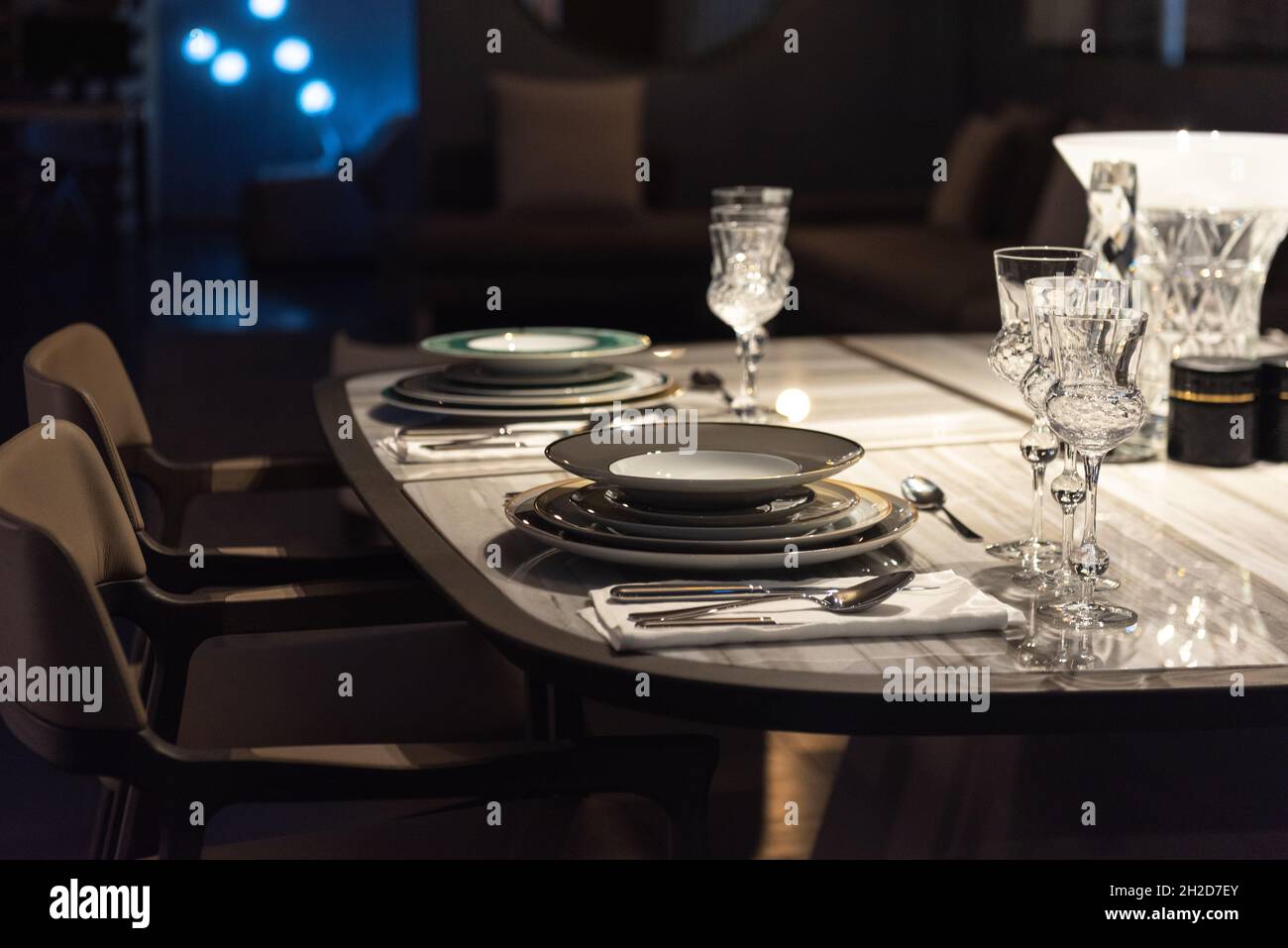Fancy dinner service hi-res stock photography and images - Alamy