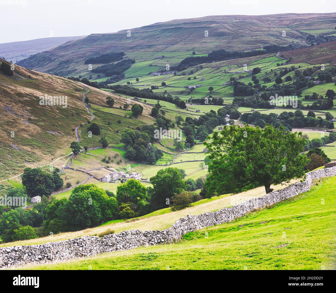 Stone barns hi-res stock photography and images - Alamy