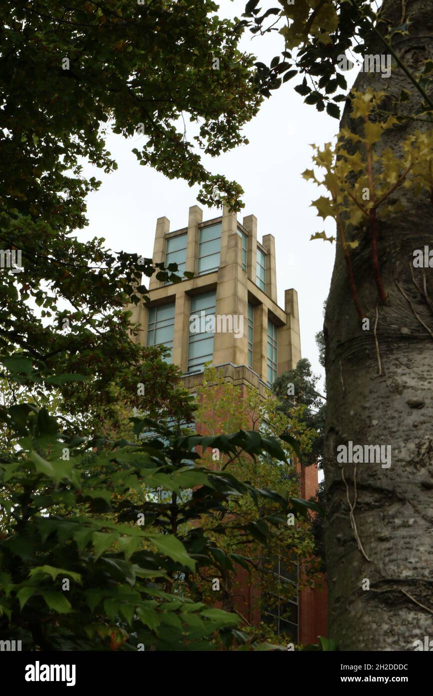 Mcclay library queens university belfast hi-res stock photography and ...