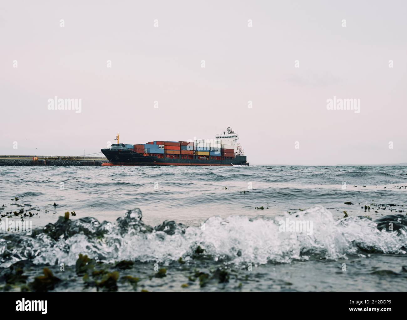 Cargo ship at pier hi-res stock photography and images - Alamy