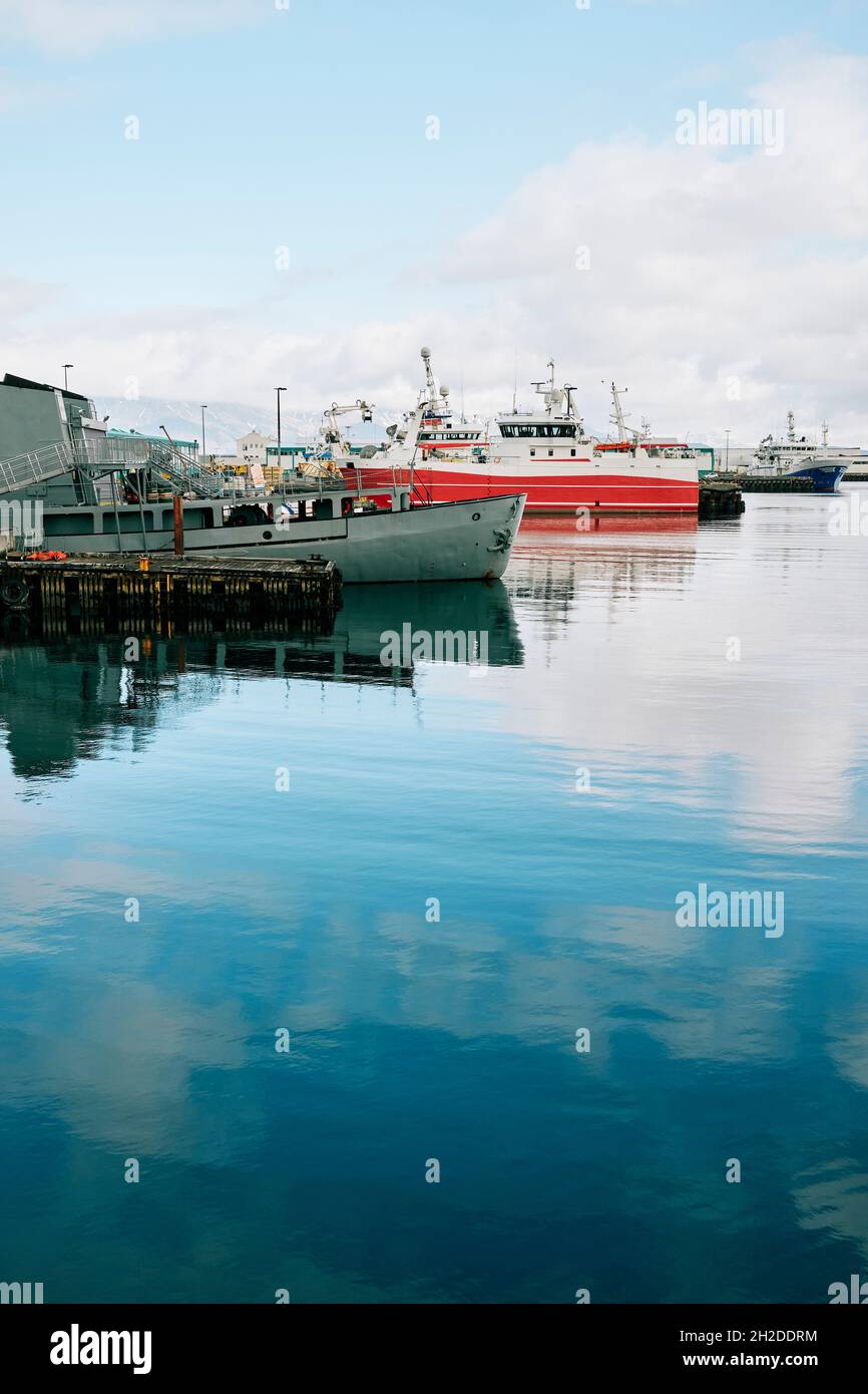 Row of vessels hi-res stock photography and images - Alamy