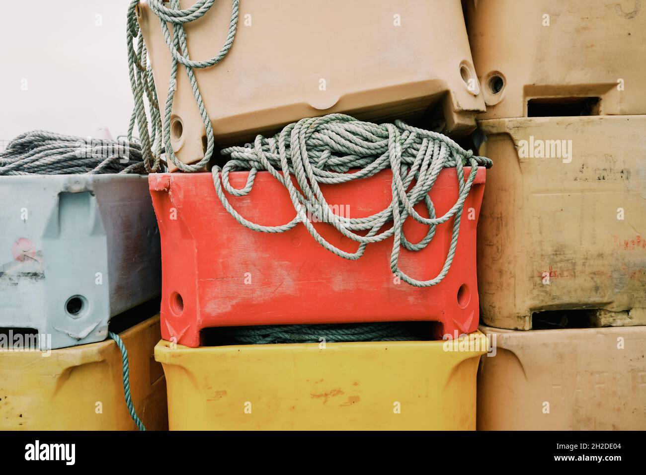Plastic ropes hi-res stock photography and images - Alamy