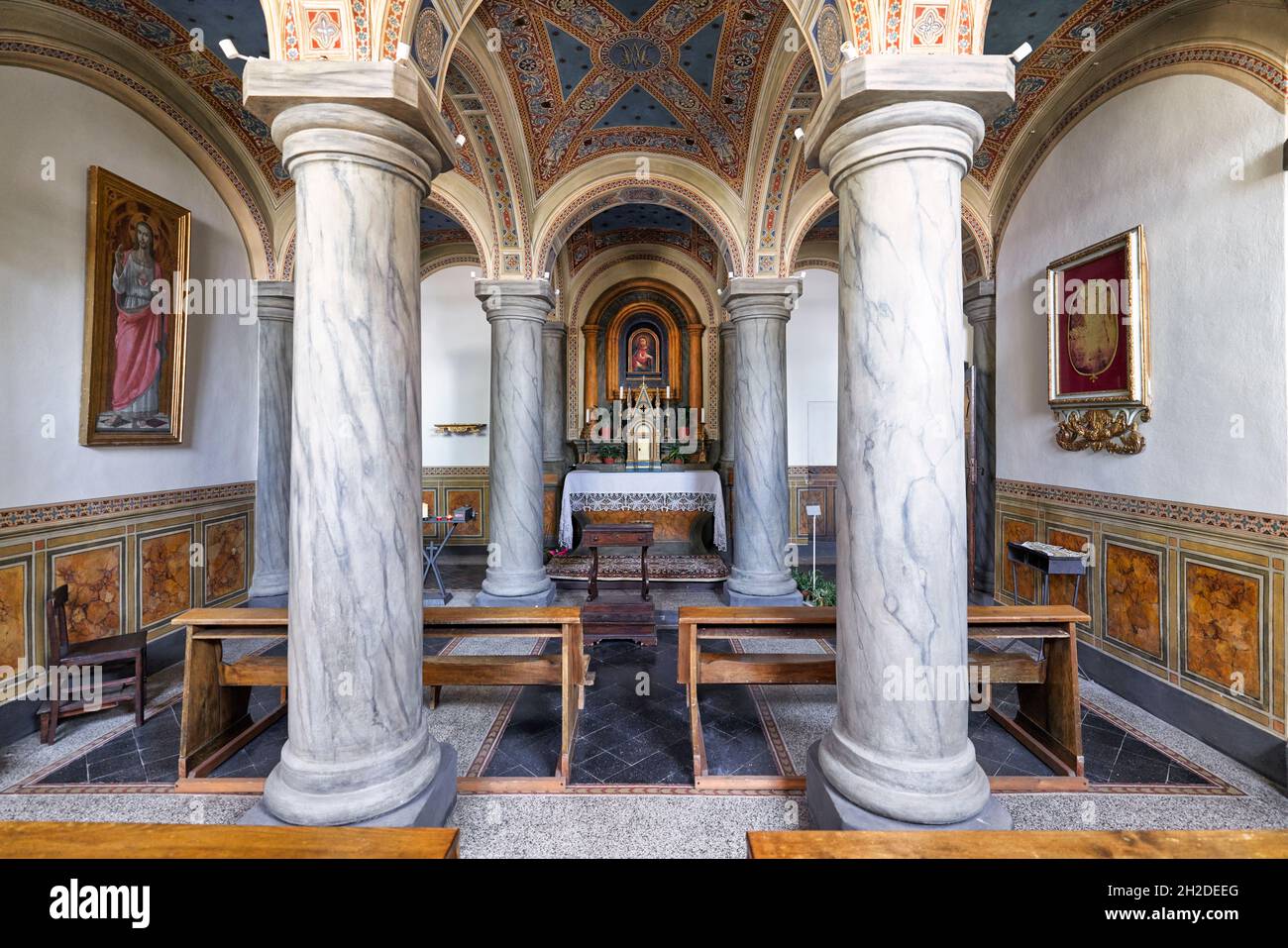 Pienza cathedral interior hi-res stock photography and images - Alamy
