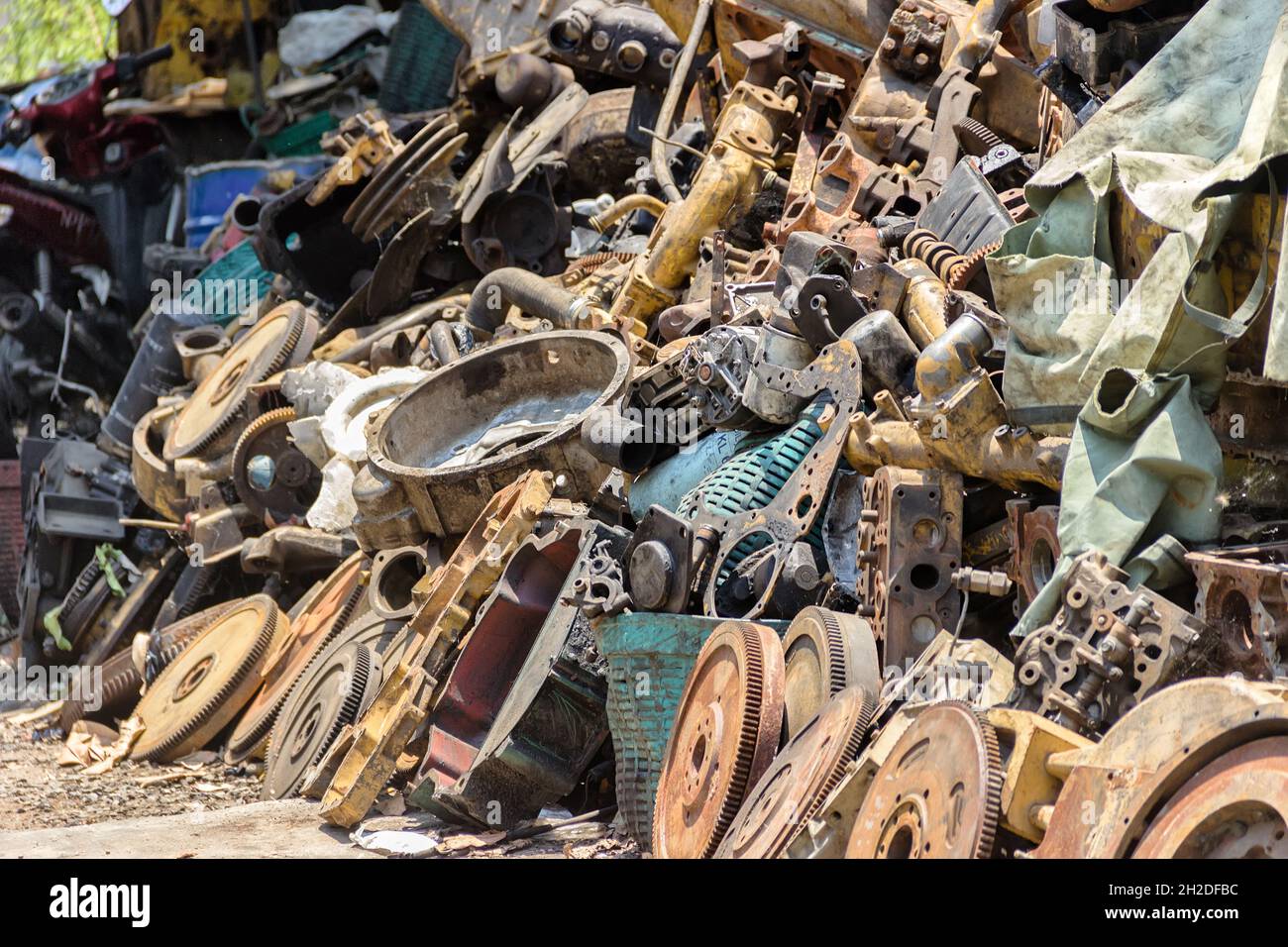 Spare parts pool hi-res stock photography and images - Alamy