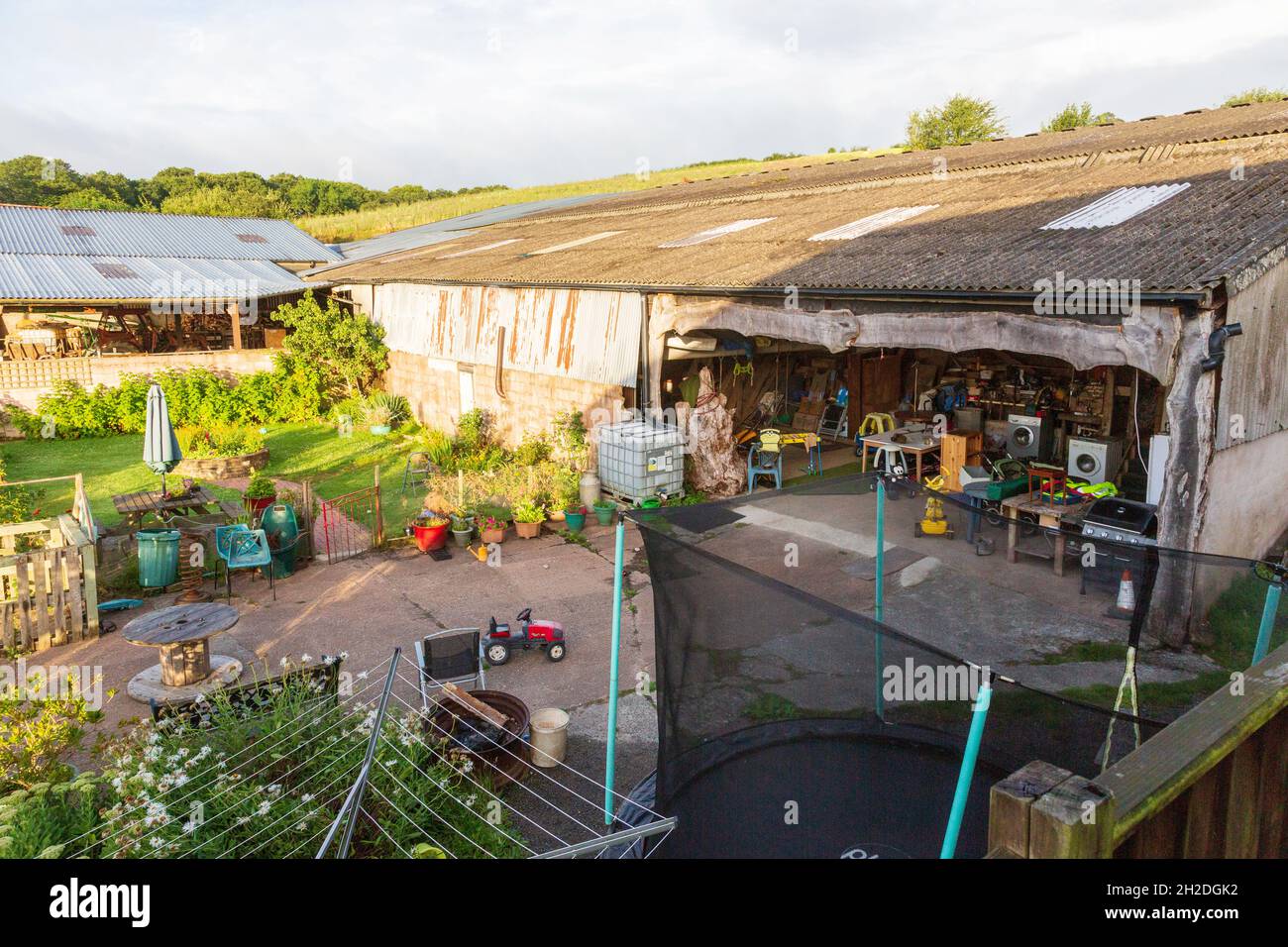 Farm barn, High Bickington, Devon, England, United Kingdom Stock Photo ...