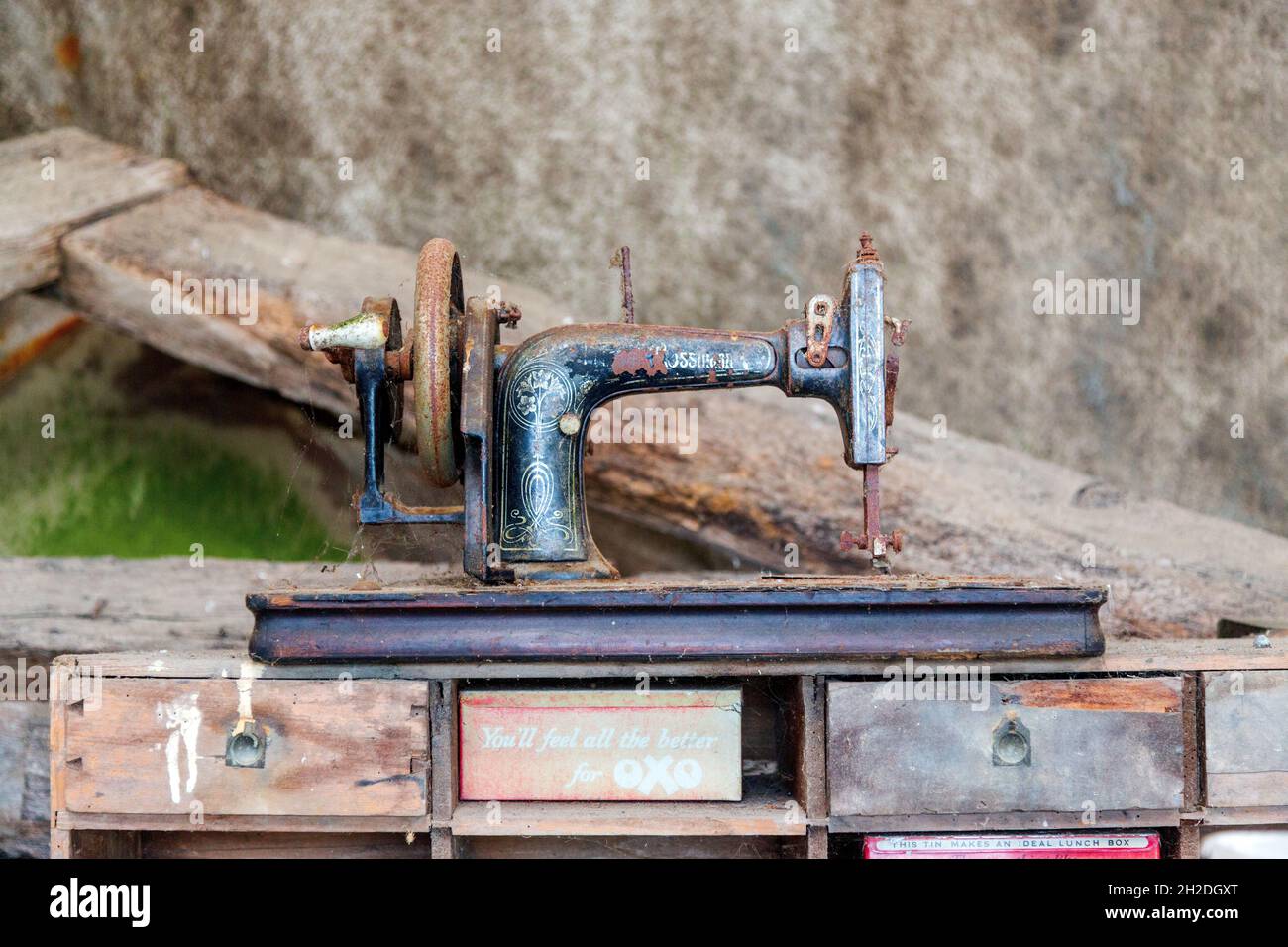 Broken sewing machine hi-res stock photography and images - Alamy