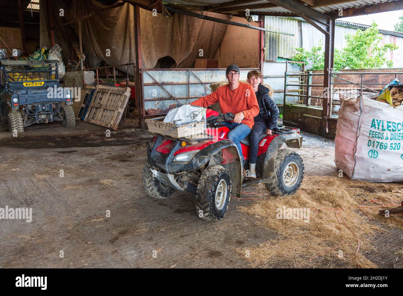 Quad bike farm england hi-res stock photography and images - Alamy