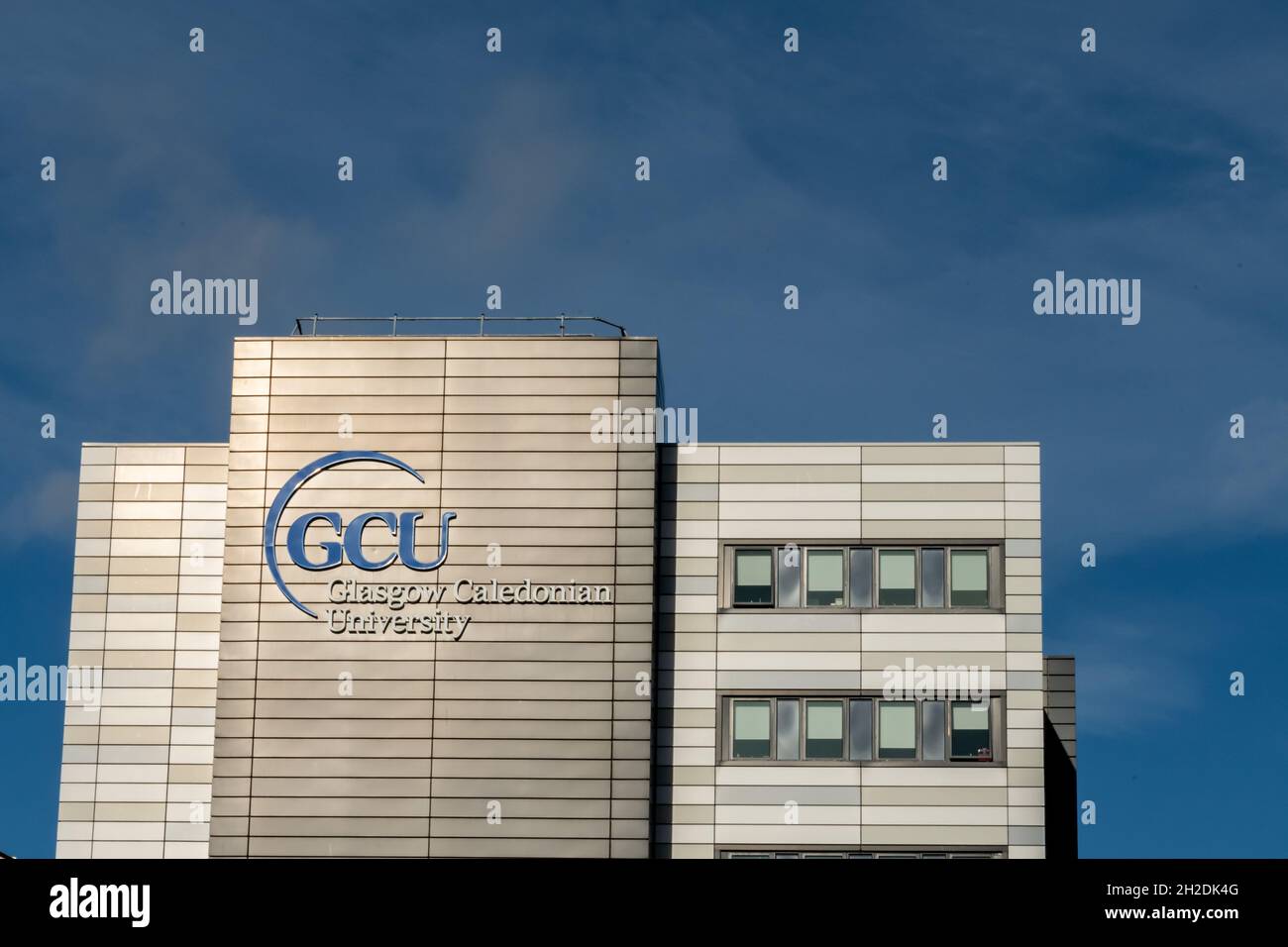 The Hamish Wood Building at Glasgow Caledonian University with the ...