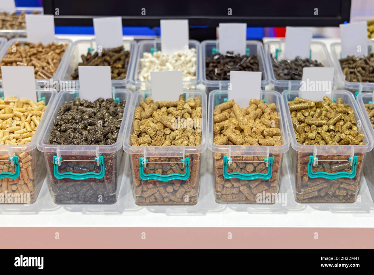 Pellets of boxes hi-res stock photography and images - Alamy