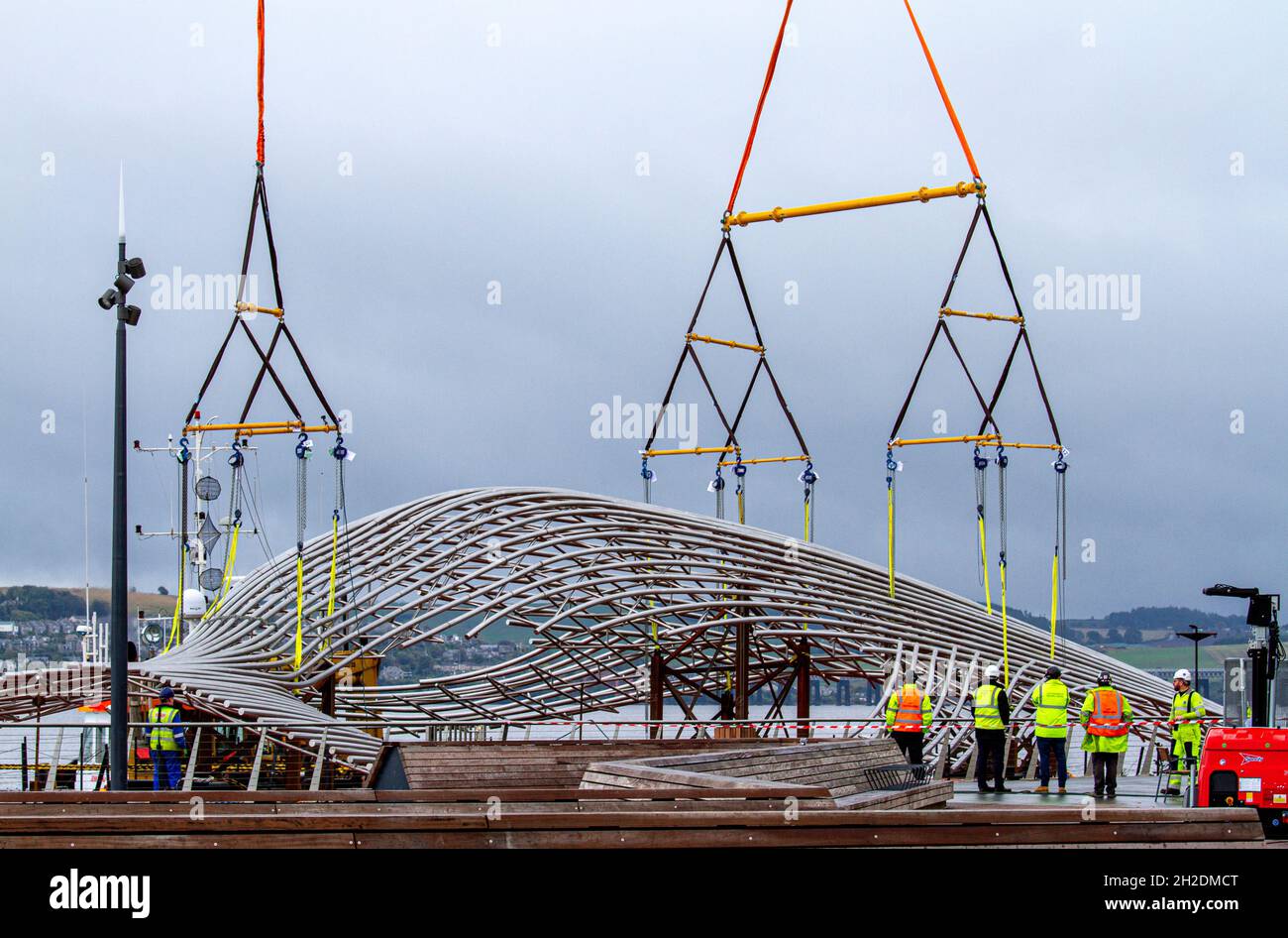 The Giant £1m 36-metre, 22-tonne humpback whale sculpture has arrived ...