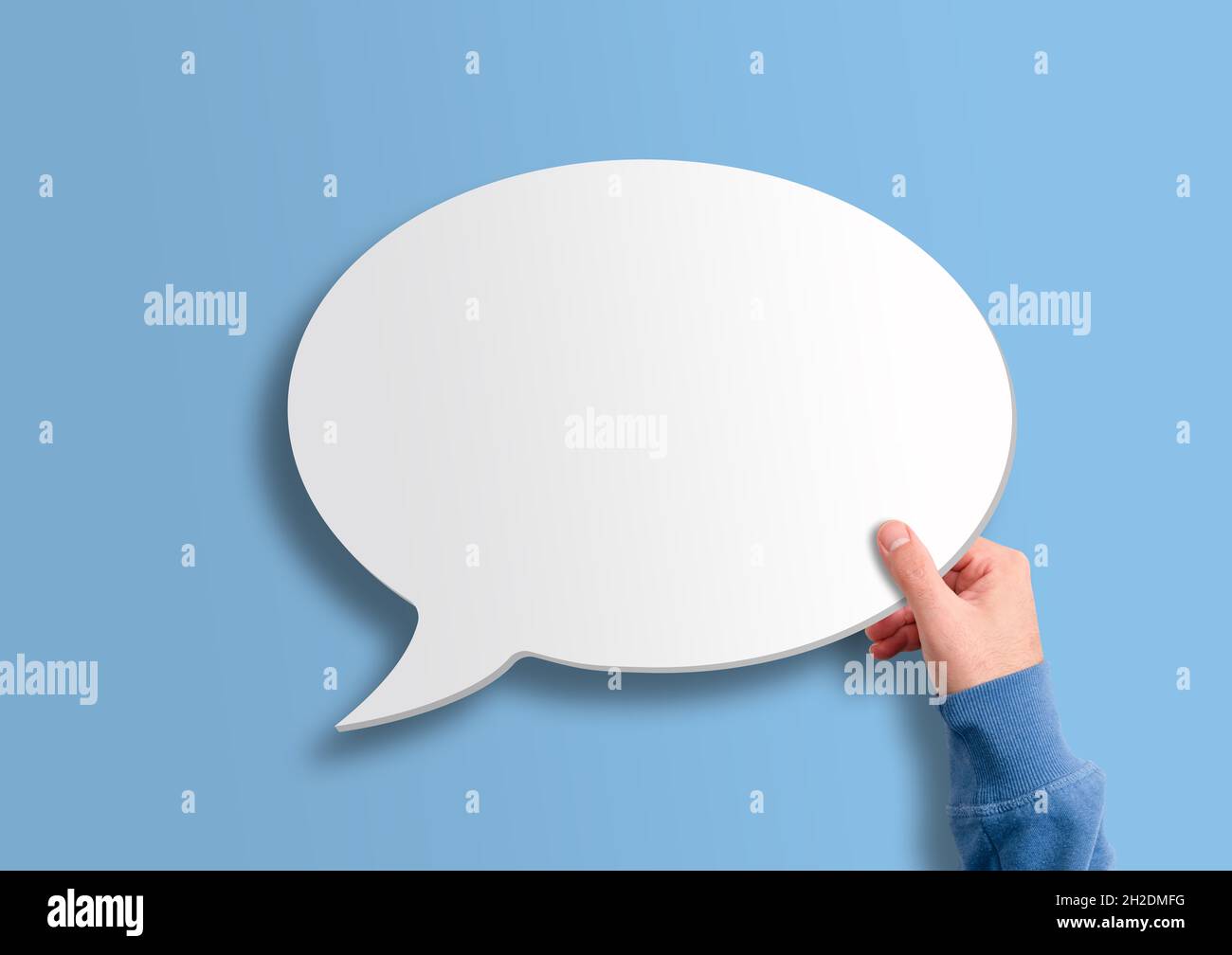 Chat message bubble symbol blue hi-res stock photography and images - Alamy