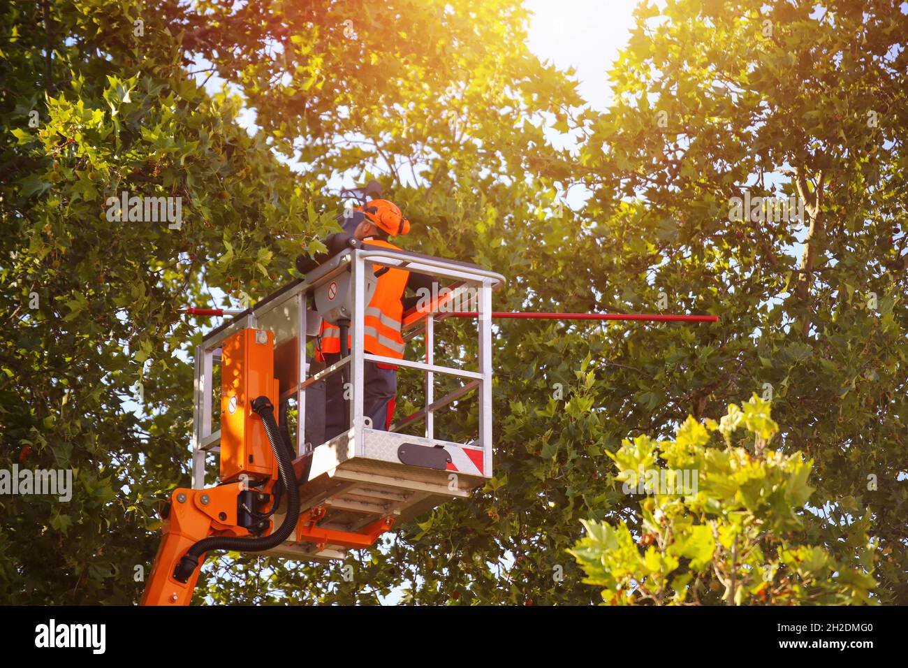 Operating hydraulic hoist hi-res stock photography and images - Alamy