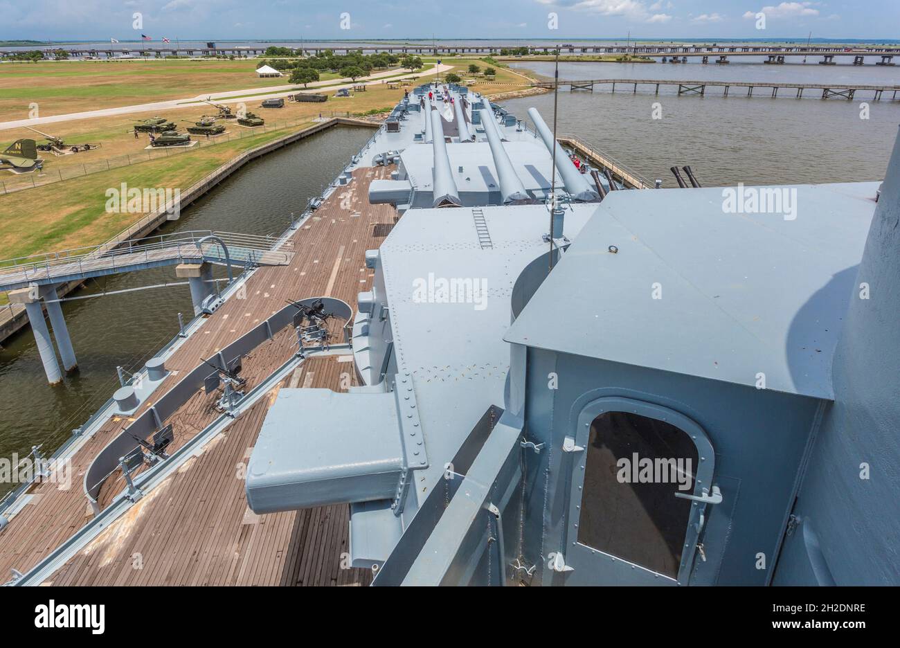 16 inch, 45 caliber Big Guns on the USS Alabama museum battleship at ...