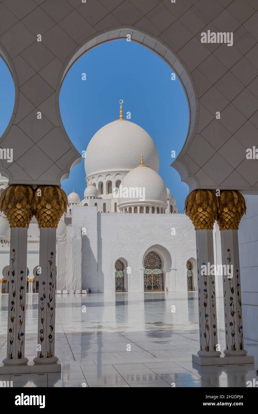 Courtyard of Sheikh Zayed Grand Mosque in Abu Dhabi, the capital city ...