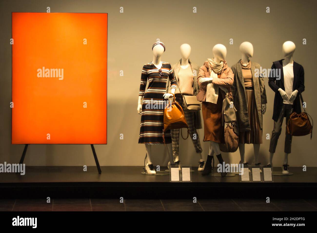 Clothes dummies hi-res stock photography and images - Alamy