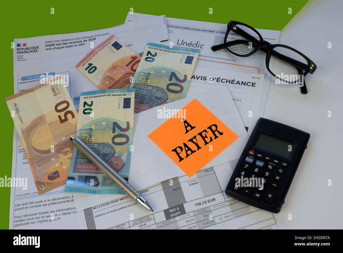 Taxes and calculation hi-res stock photography and images - Alamy