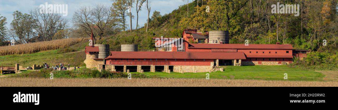 Photograph of Frank Lloyd Wright's Taliesin Farm, where architecture ...