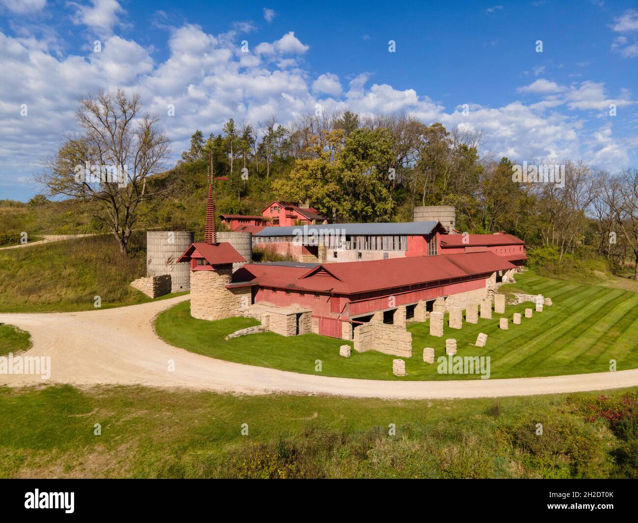 Photograph of Frank Lloyd Wright's Taliesin Farm, where architecture ...