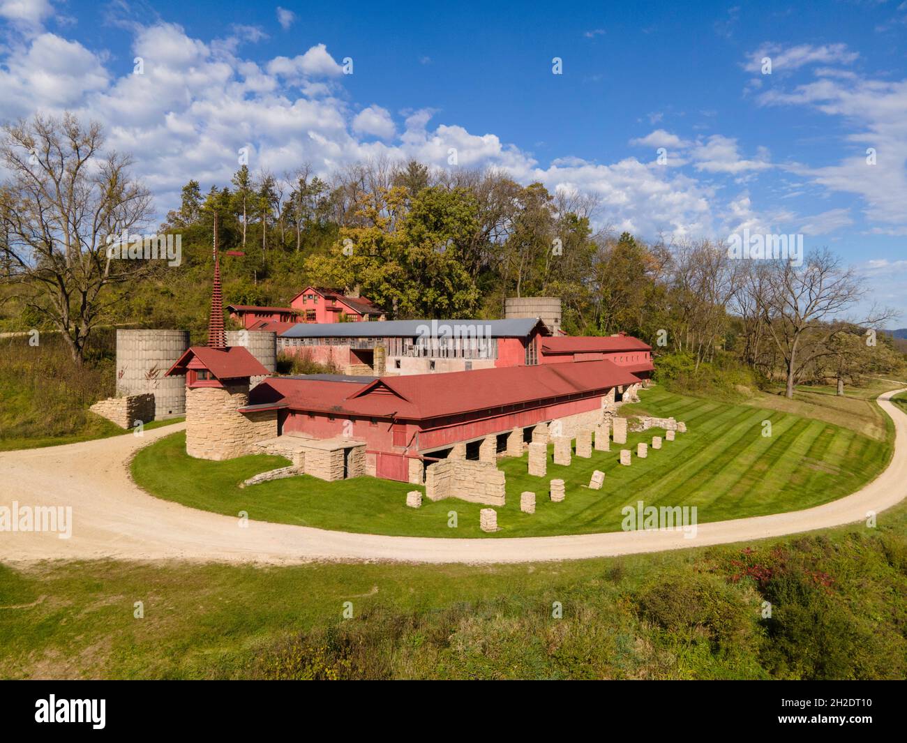 Photograph of Frank Lloyd Wright's Taliesin Farm, where architecture ...