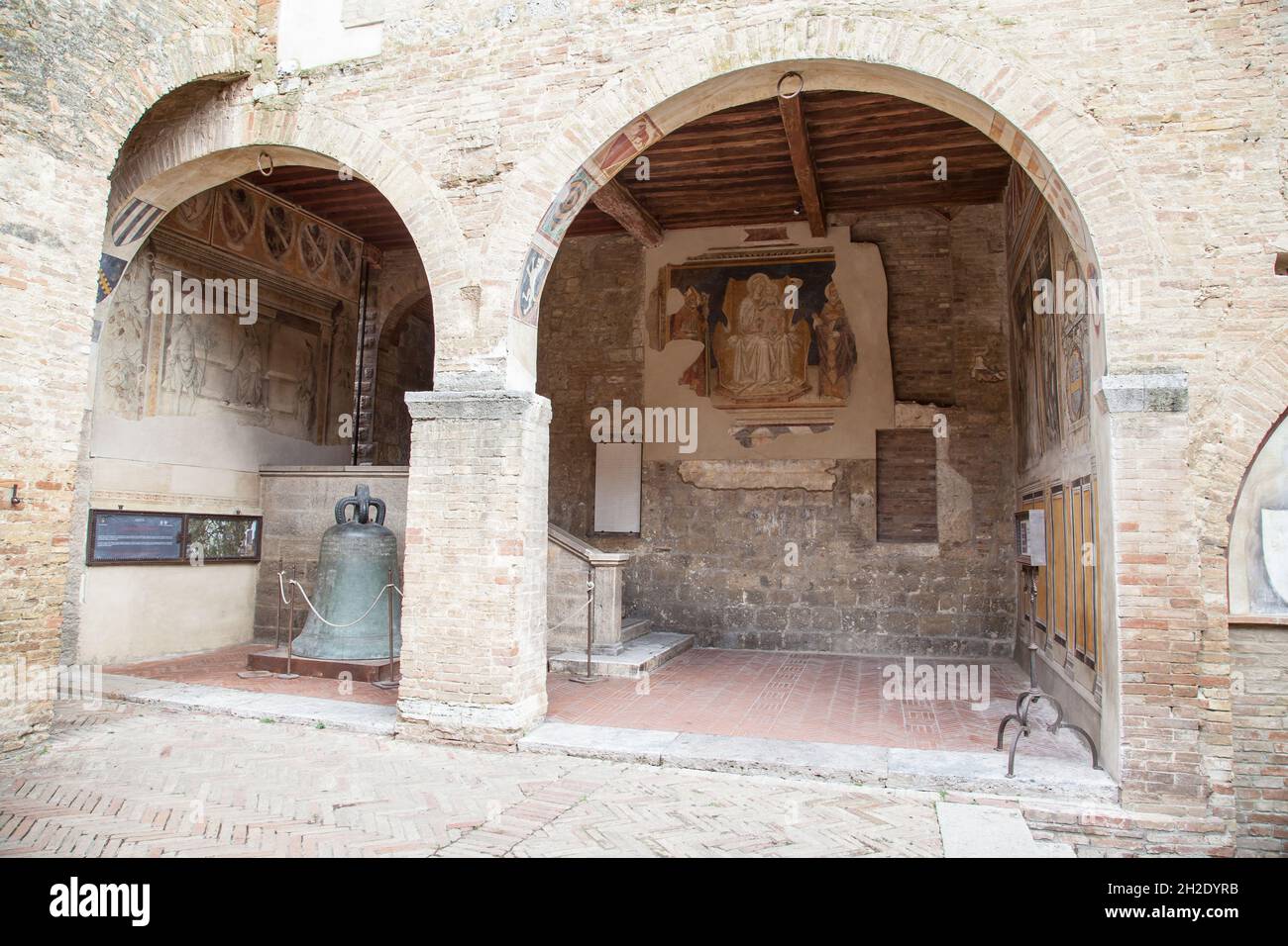 Bell shaped roof hi-res stock photography and images - Alamy