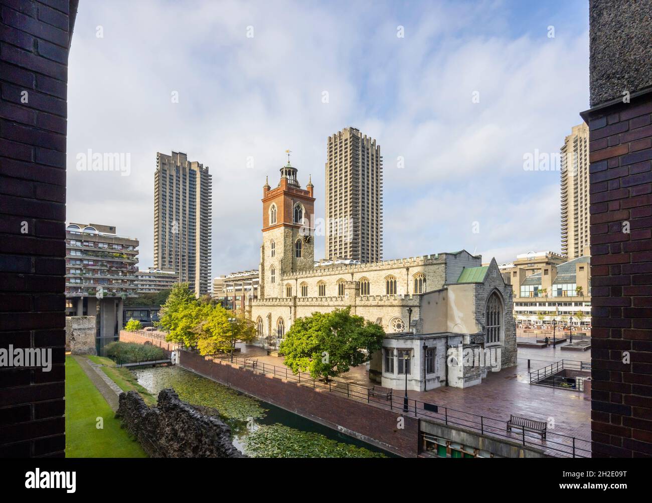The perpendicular Gothic architecture church of St Giles-without ...