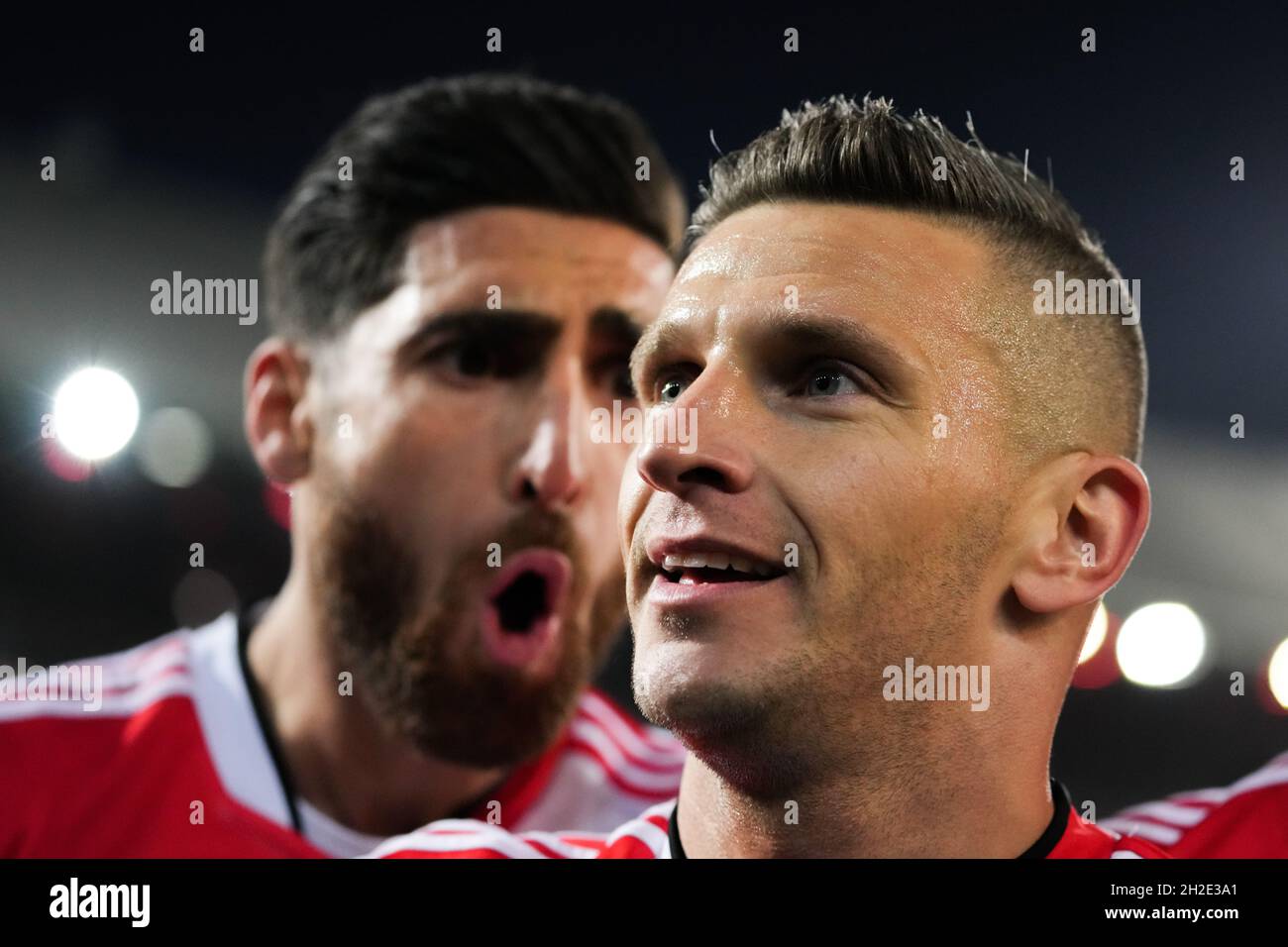 ROTTERDAM, NETHERLANDS - OCTOBER 21: Bryan Linssen of Feyenoord ...