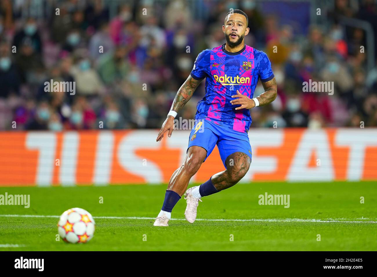 Memphis Depay of FC Barcelona during the UEFA Champions League match ...