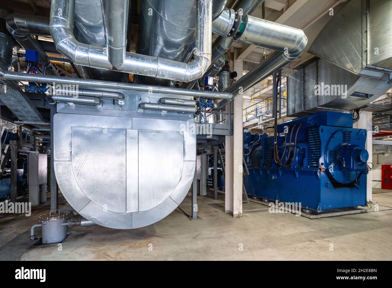 Interior of a modern gas piston power plant Stock Photo - Alamy