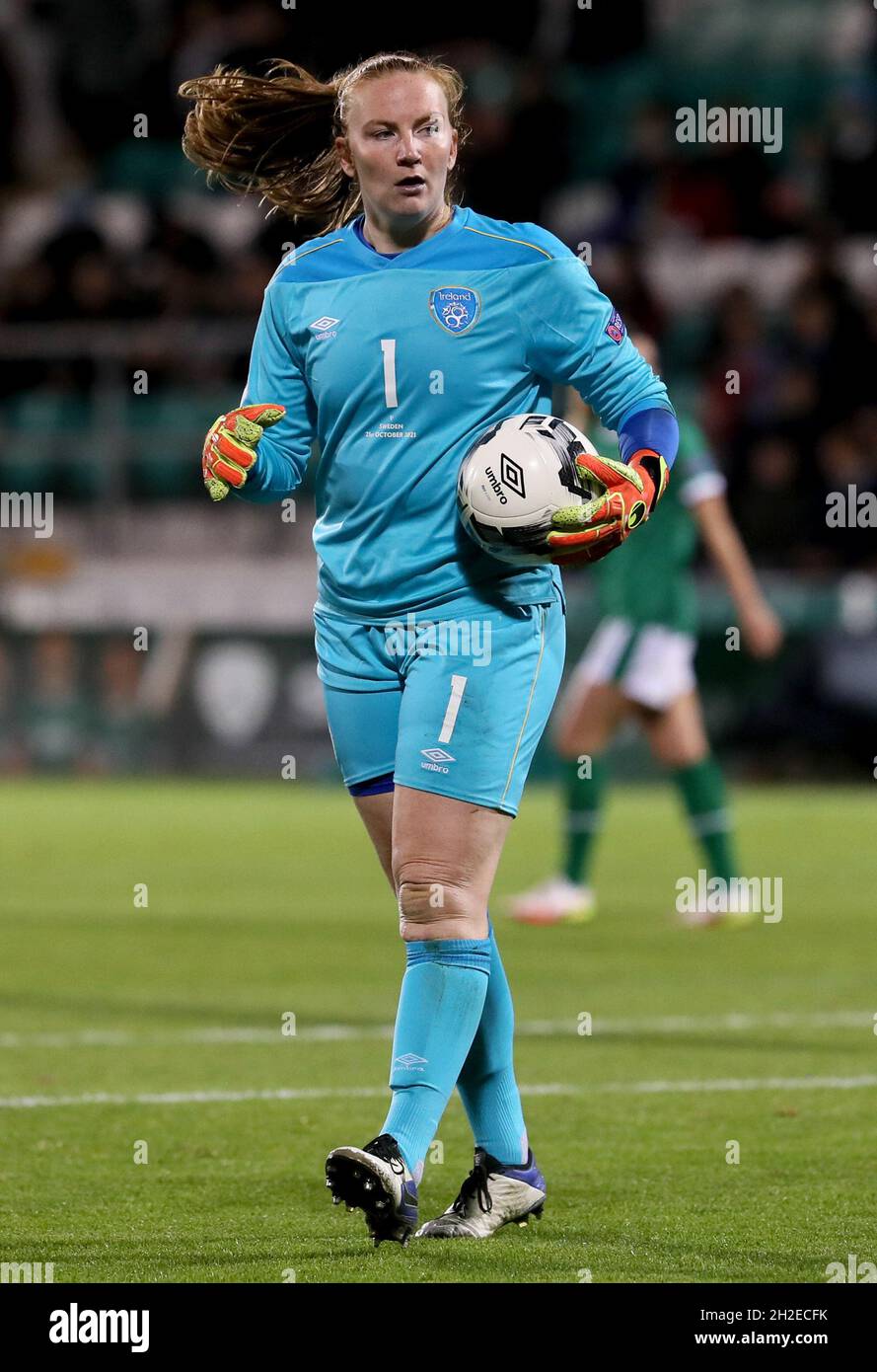 Courtney brosnan hi-res stock photography and images - Alamy